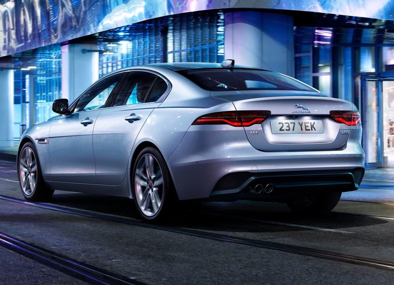 Jaguar Xe prijzen, afmetingen, gewicht, en andere specificaties ...