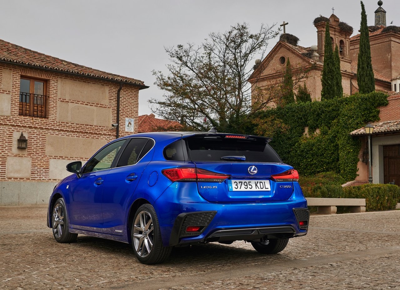 Lexus Ct prijzen, afmetingen, gewicht, en andere specificaties - AutoRAI.nl