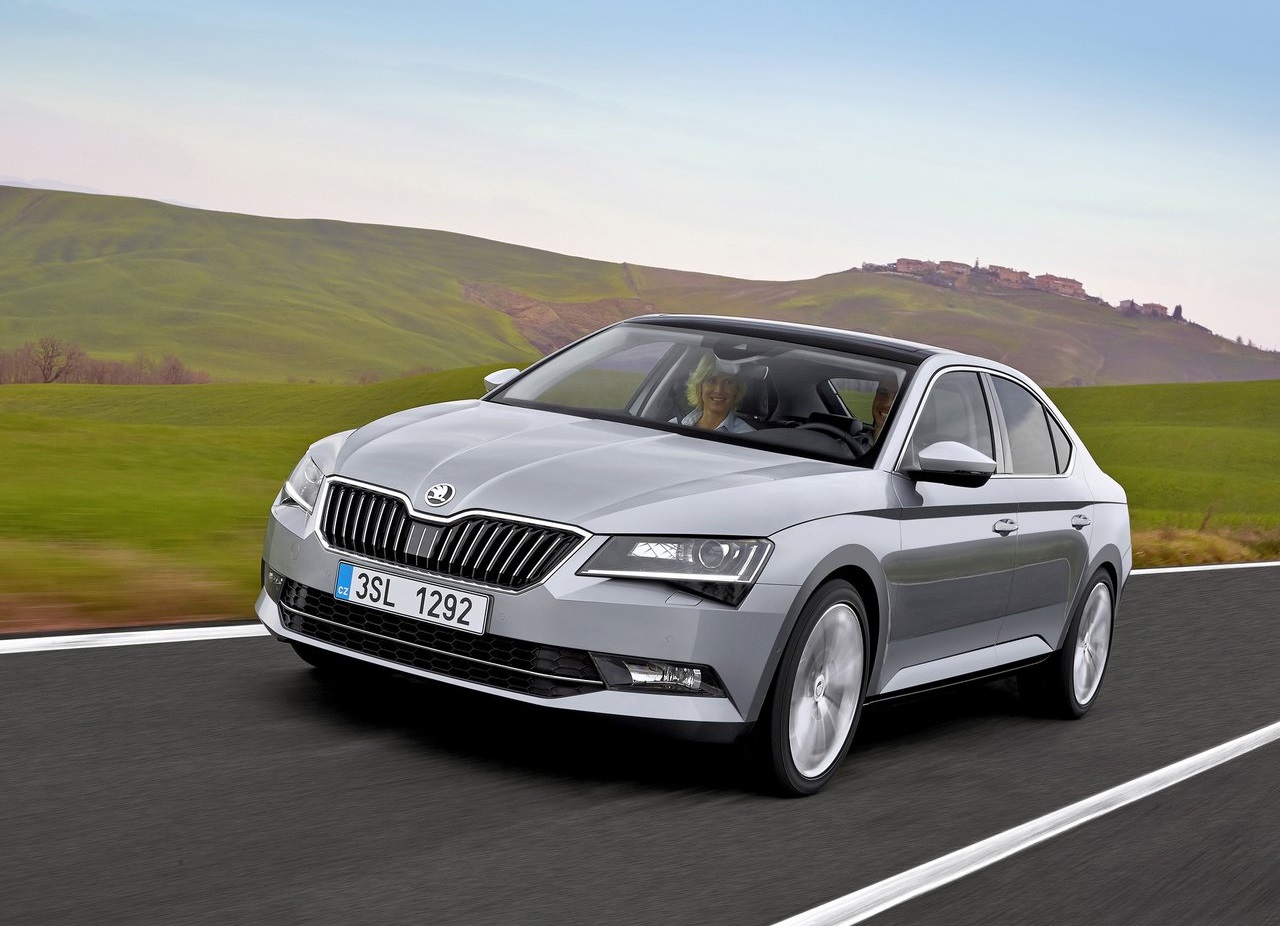 Skoda Superb prijzen, afmetingen, gewicht, en andere specificaties ...