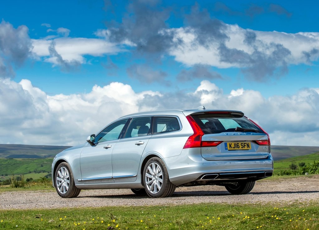 Volvo V90 T8 Recharge AWD Plug-in Hybrid 2016 2017 2018 2019 2020 2021 ...