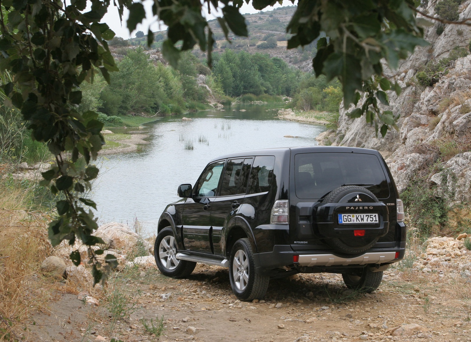 Mitsubishi Pajero prijzen, afmetingen, gewicht, en andere specificaties ...