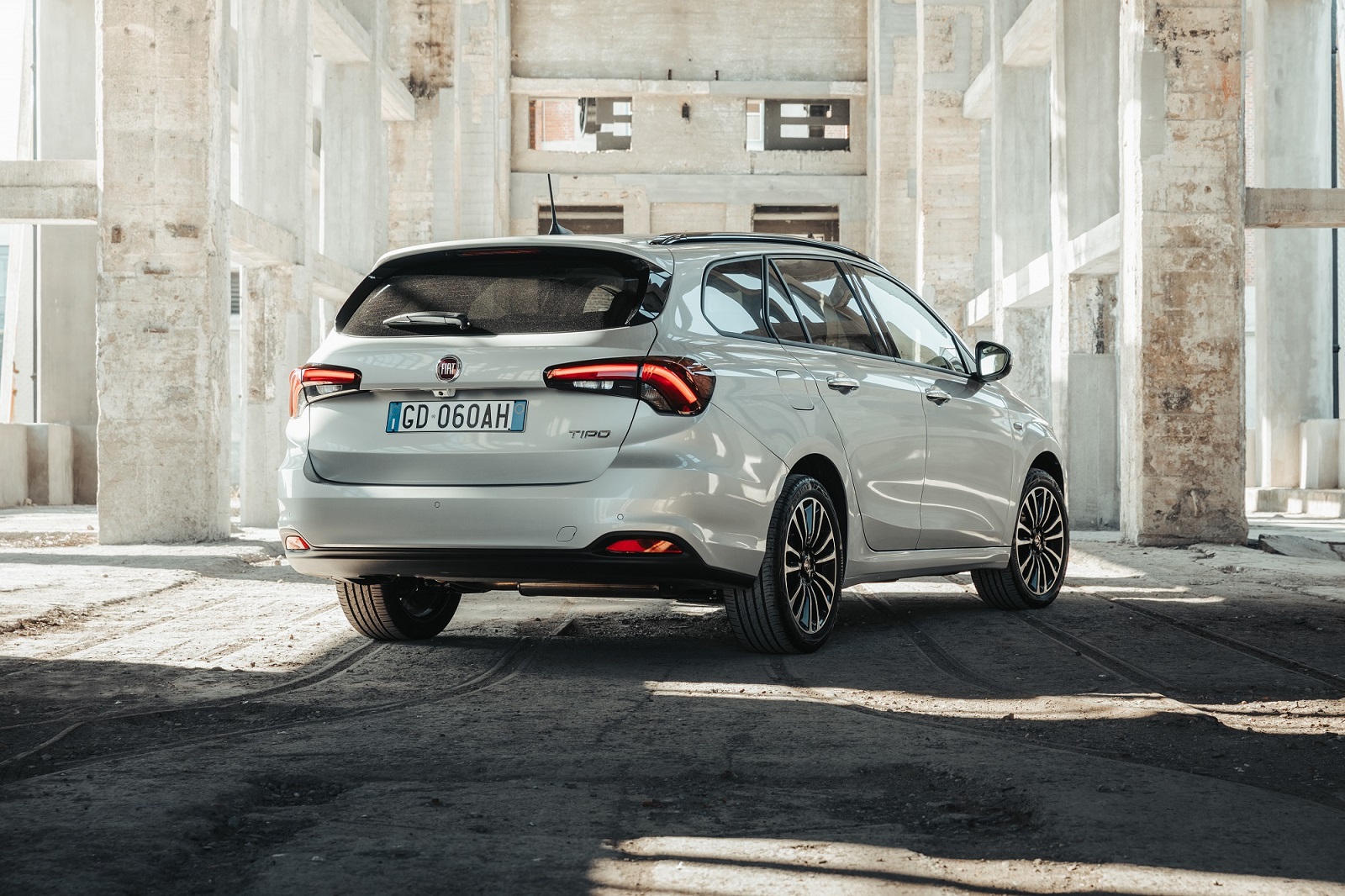Fiat Tipo stationwagon prijzen, afmetingen, gewicht, en andere ...