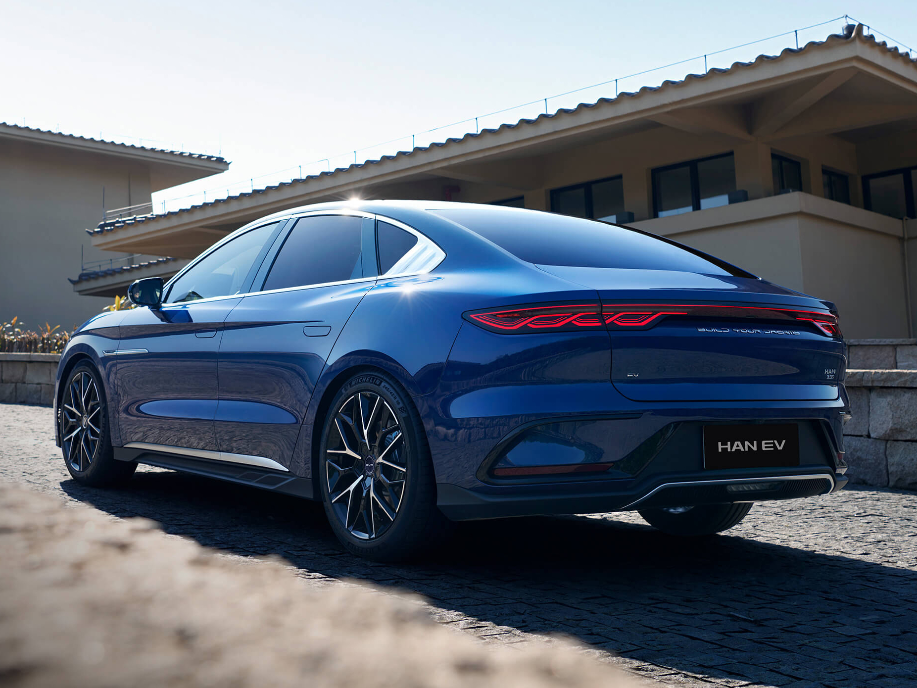 Byd Han prijzen, afmetingen, gewicht, en andere specificaties - AutoRAI.nl