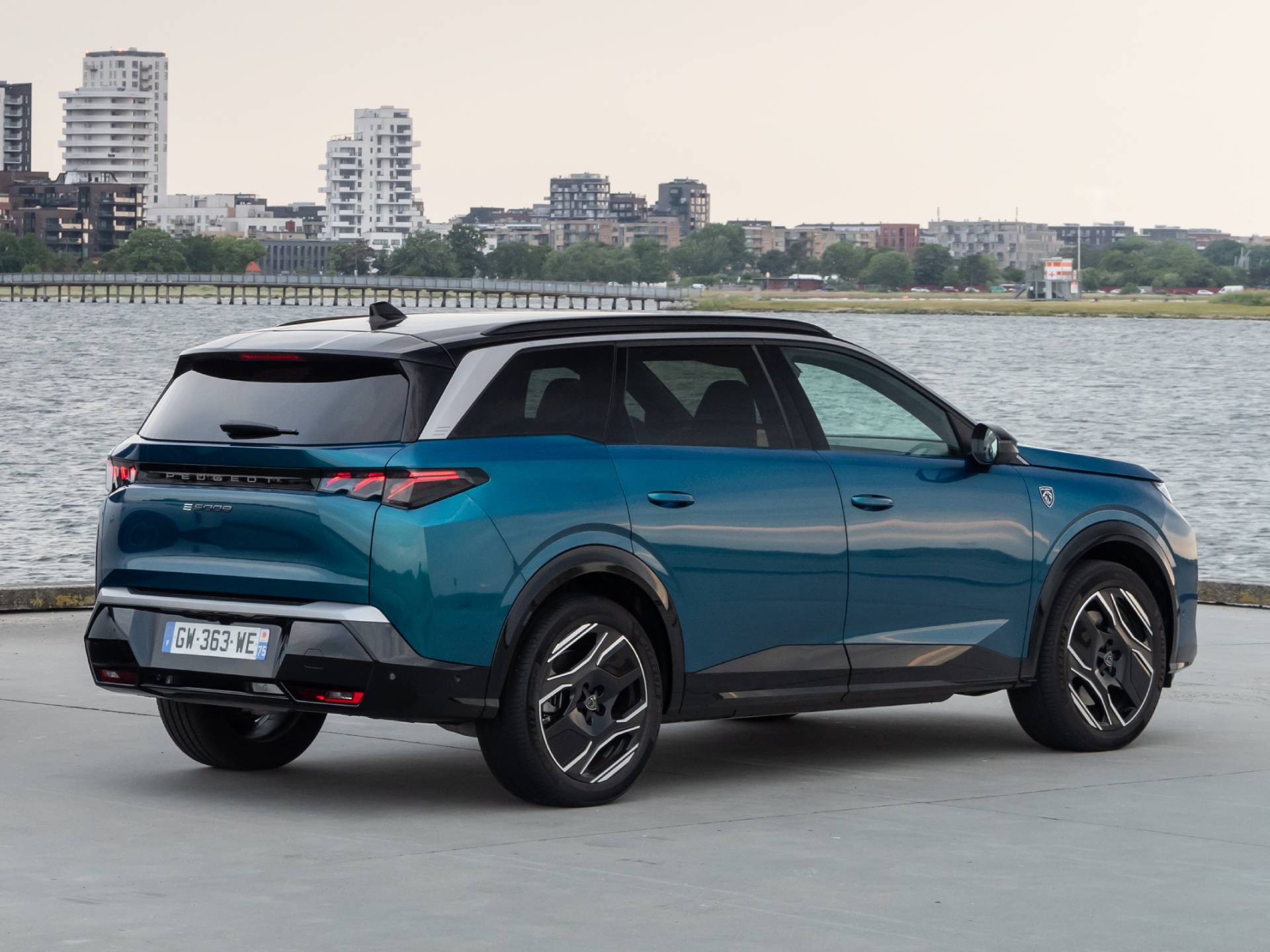 Peugeot 5008 EV 97 kWh prijzen, specificaties en occasions - AutoRAI.nl