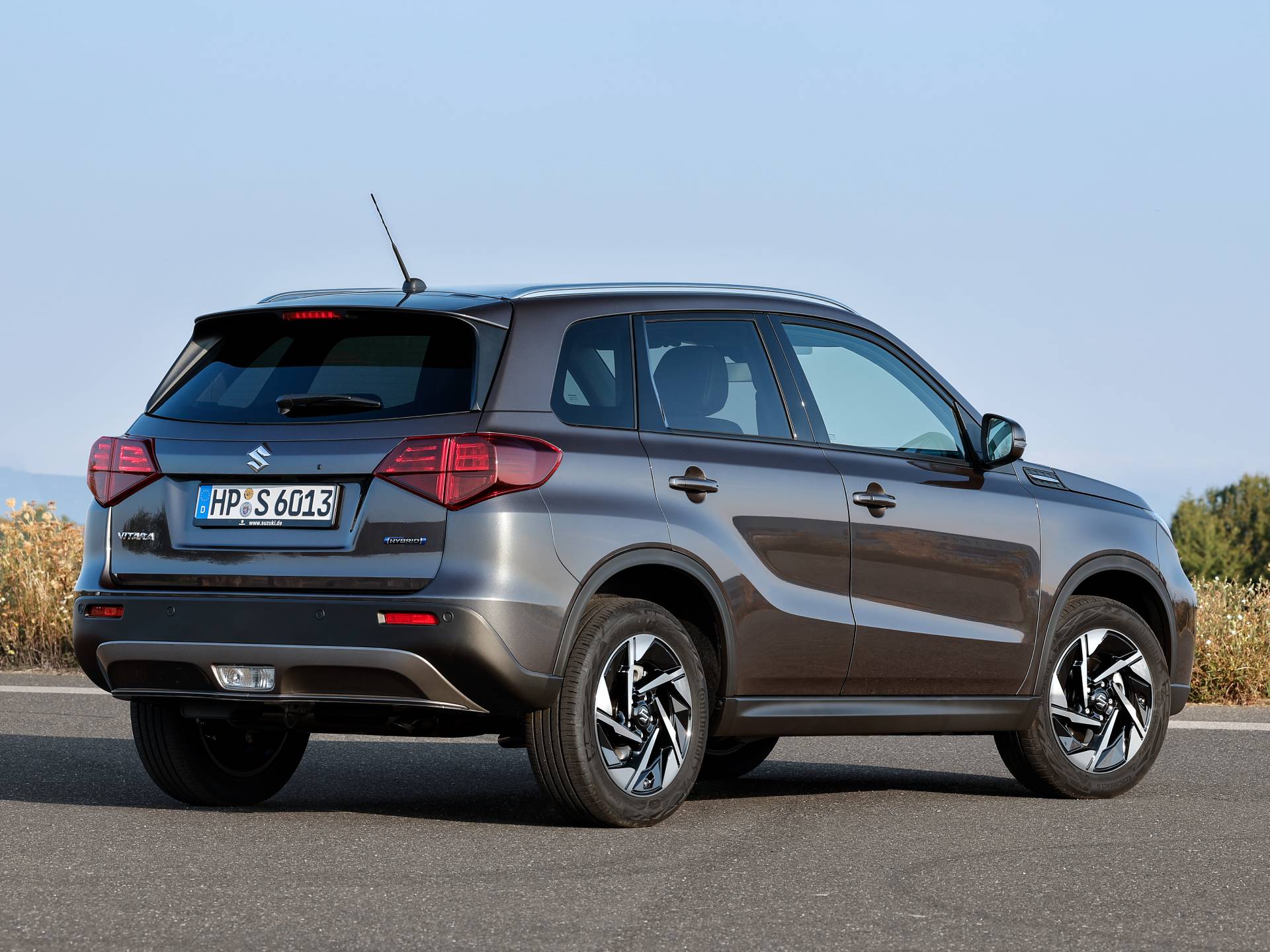 Suzuki Vitara prijzen, afmetingen, gewicht, en andere specificaties ...